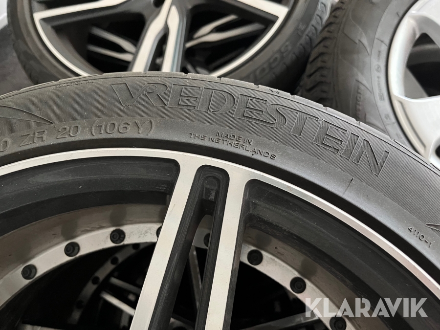 Däck med fälg 275/40ZR20, Järfälla, Klaravik auktioner