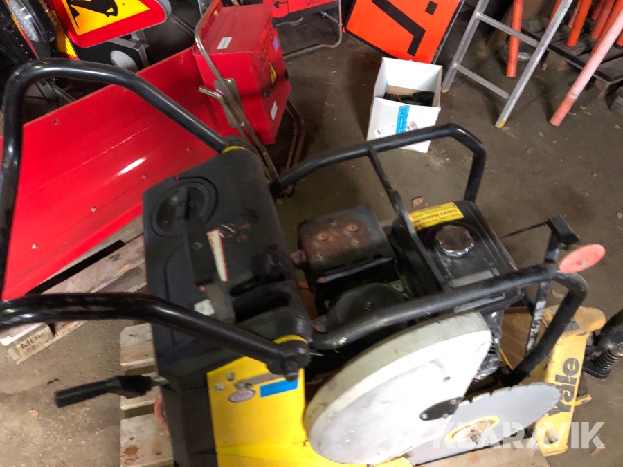 Klaravik Auktioner | Golvsåg Wacker Bfs1350