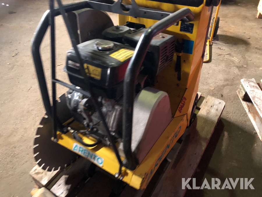 Klaravik Auktioner | Golvsåg Wacker Bfs1350