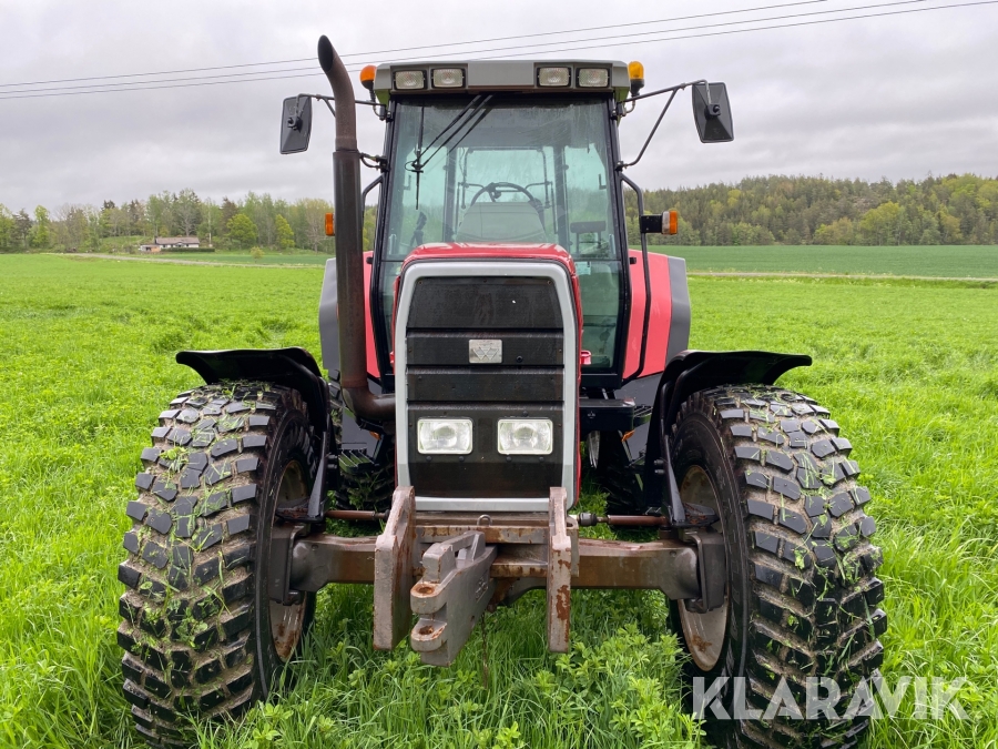Traktor Massey Ferguson 8130