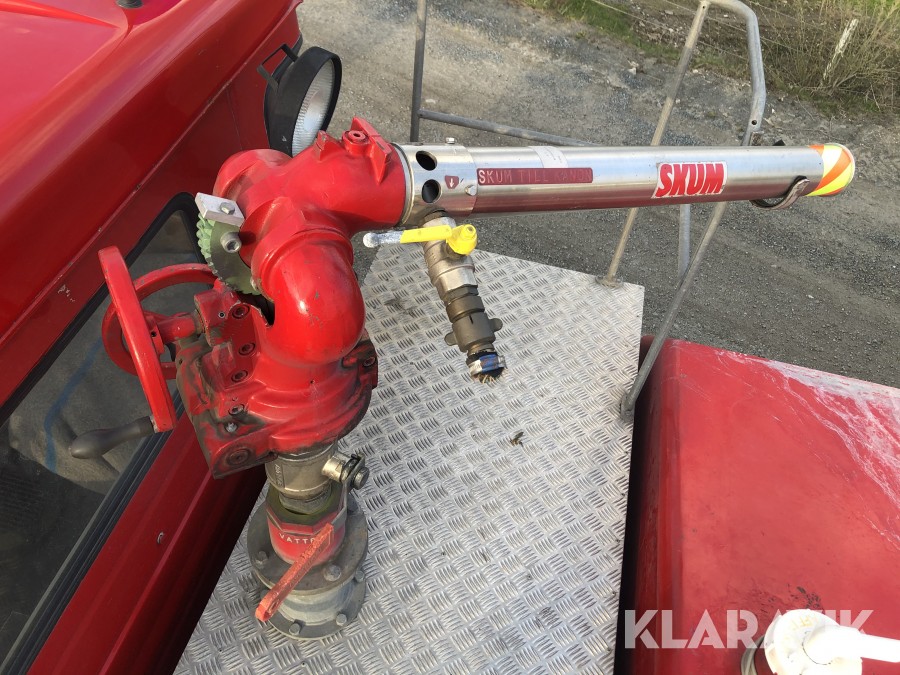 Klaravik Auktioner | Tankbil / Brandbil Scania LBS 141