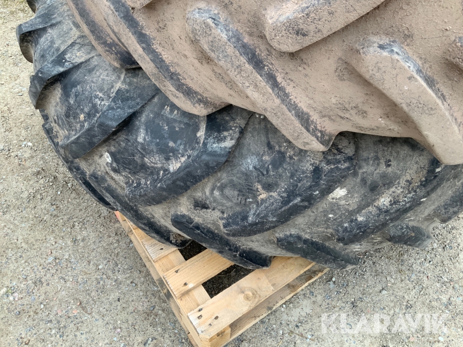 Klaravik Auktioner | Dubbelmontage Michelin 16.9R38