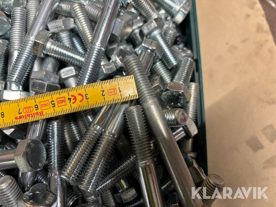 Parti med bultar och muttrar, Nacka, Klaravik auktioner