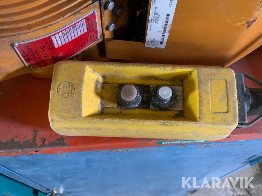 Klaravik Auktioner | Elektrisk lyftblock Mv stålprodukter 125kg
