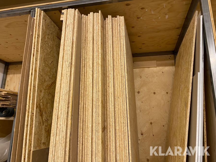 Dörrar, karmar, OSB-skivor & innerväggsprofiler, Örebro, Kla