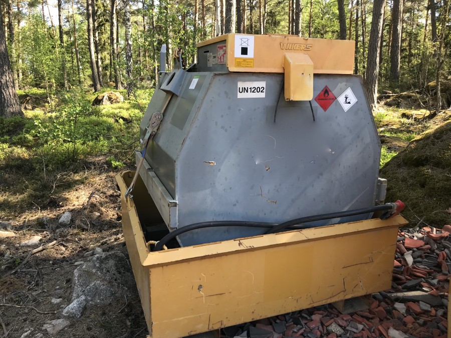 Klaravik Auktioner | Tank 1600 Liter