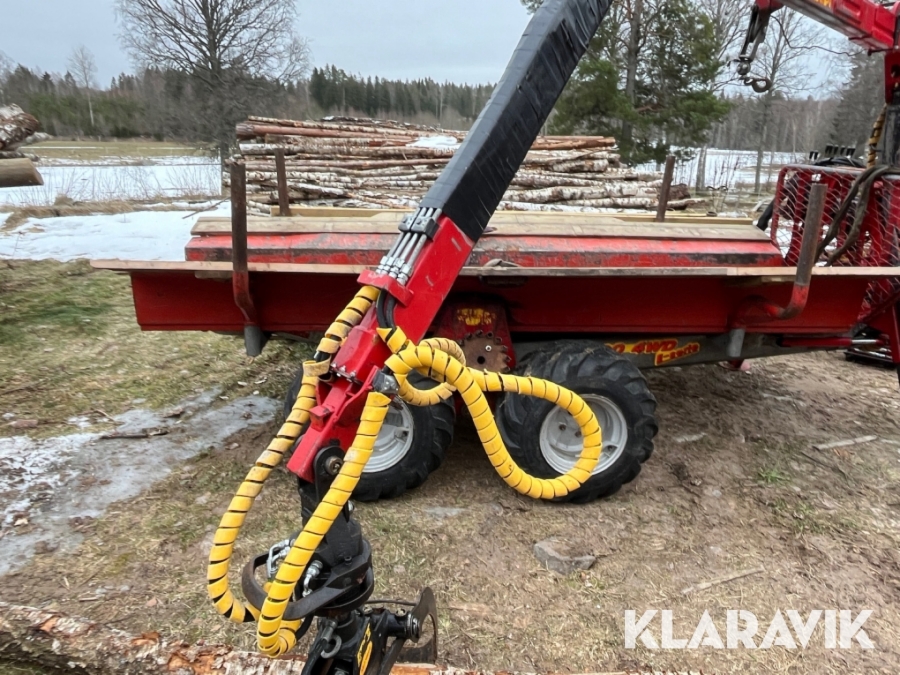 Skogsvagn med hydraulisk kran Kranman T1900 E, Norrtälje, Kl