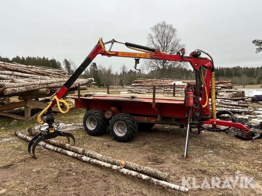 Skogsvagn med hydraulisk kran Kranman T1900 E, Norrtälje, Kl