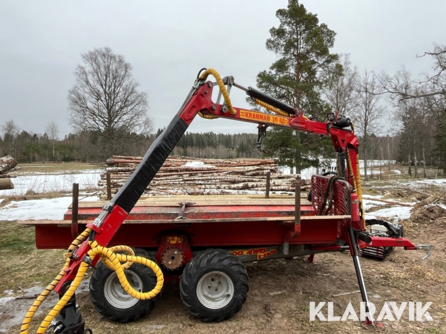 Skogsvagn med hydraulisk kran Kranman T1900 E, Norrtälje, Kl