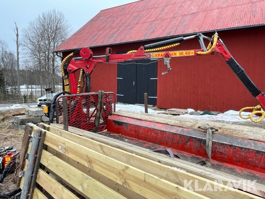 Skogsvagn med hydraulisk kran Kranman T1900 E, Norrtälje, Kl