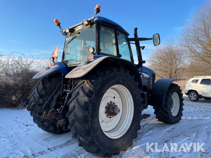 Traktor New Holland TM175