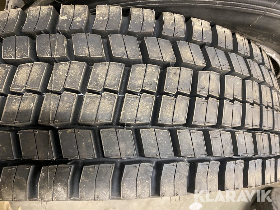Klaravik Auktioner | Lastbilsdäck 4st nya 295/80R22.5 Bridgestone M729 M+S