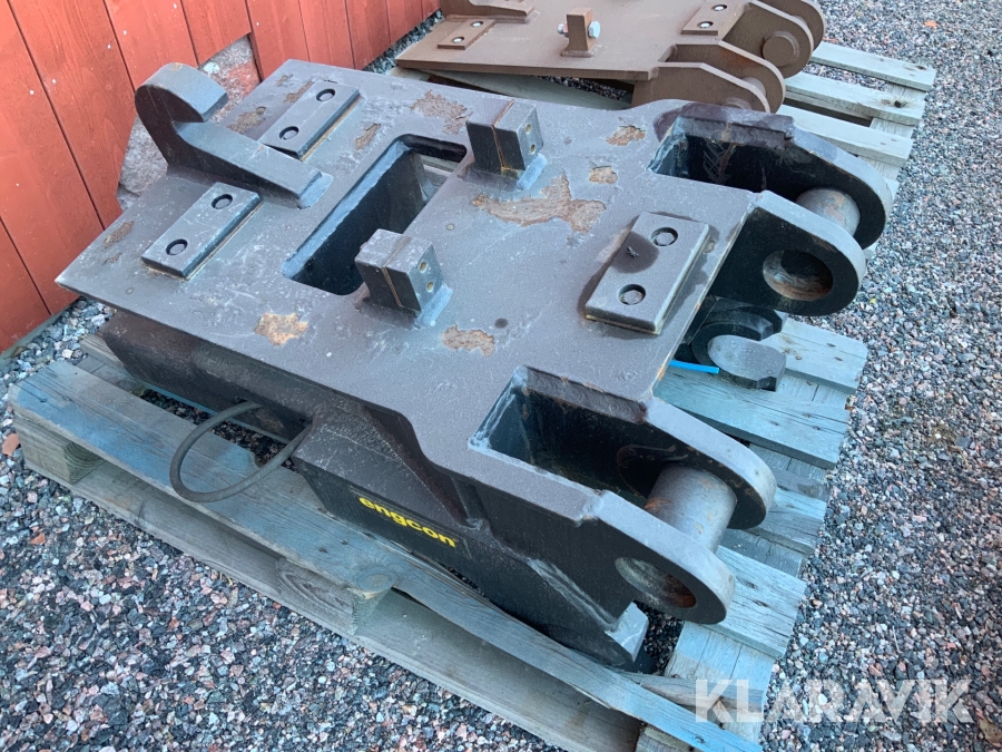 Klaravik Auktioner | Hydraulisk adapter Engcon B27/30