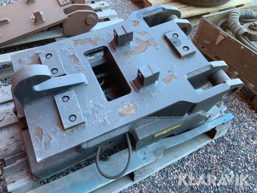 Klaravik Auktioner | Hydraulisk adapter Engcon B27/30