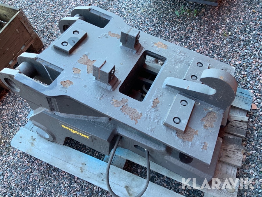 Klaravik Auktioner | Hydraulisk adapter Engcon B27/30