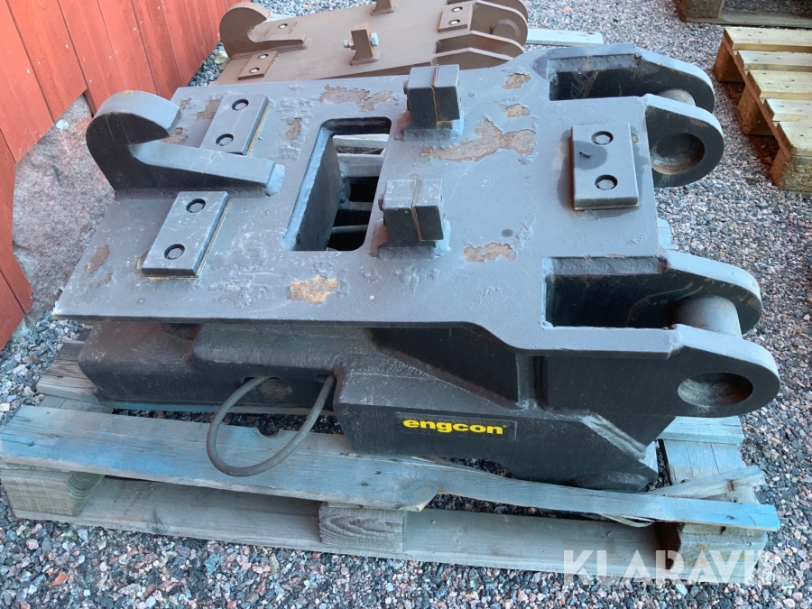 Klaravik Auktioner | Hydraulisk adapter Engcon B27/30
