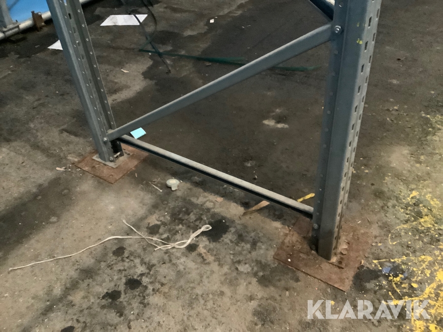 Klaravik Auktioner | Ställage 4 sektioner