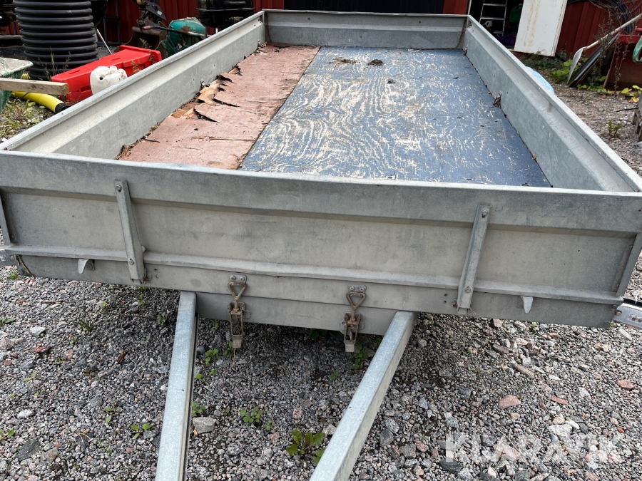 Personbilssläp Caravan+1400+L, Vallentuna, Klaravik auktion