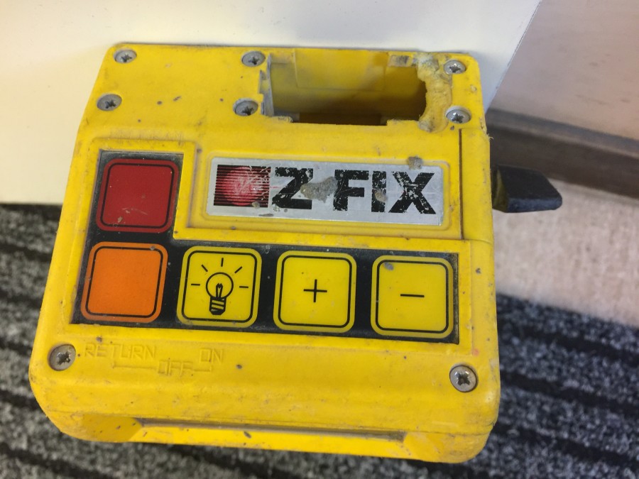 Klaravik Auktioner | Z-Fix med mätstång