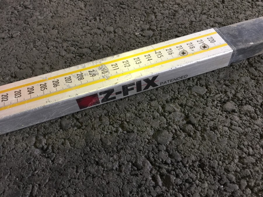 Klaravik Auktioner | Z-Fix med mätstång