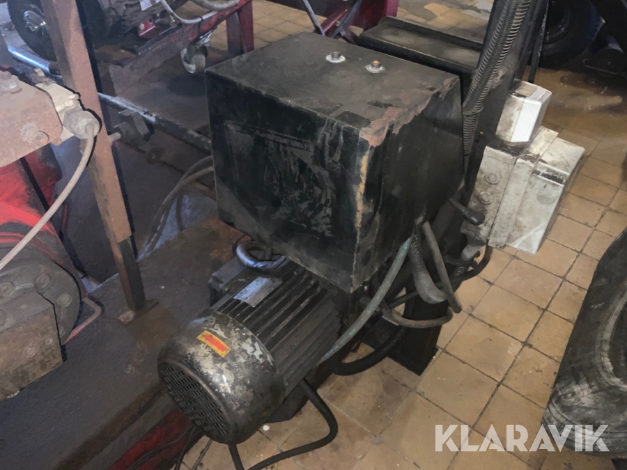 Klaravik Auktioner | Däckskärarmaskin Boxer king 52 MR