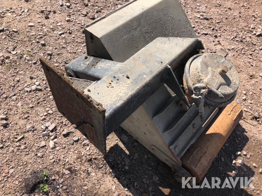 Klaravik Auktioner | Sandspridarlådor 2st Slirej