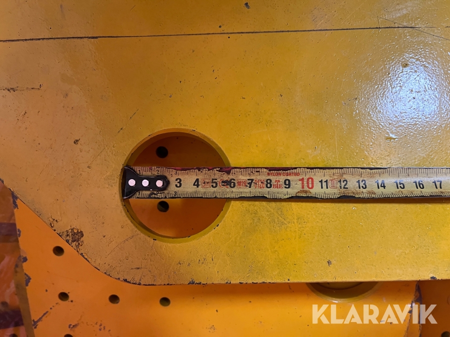 Lyftok, Vara, Klaravik auktioner