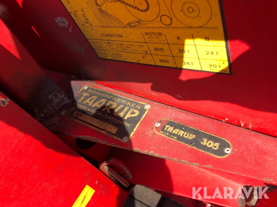 Klaravik Auktioner | Rotorslåtterkross Taarup 305