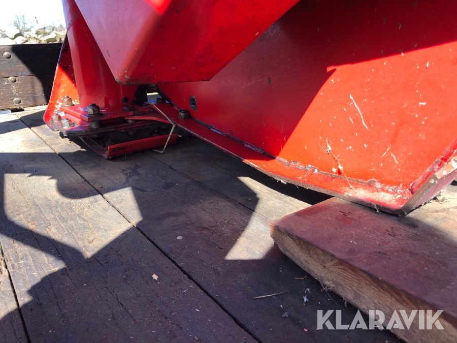 Klaravik Auktioner | Rotorslåtterkross Taarup 305