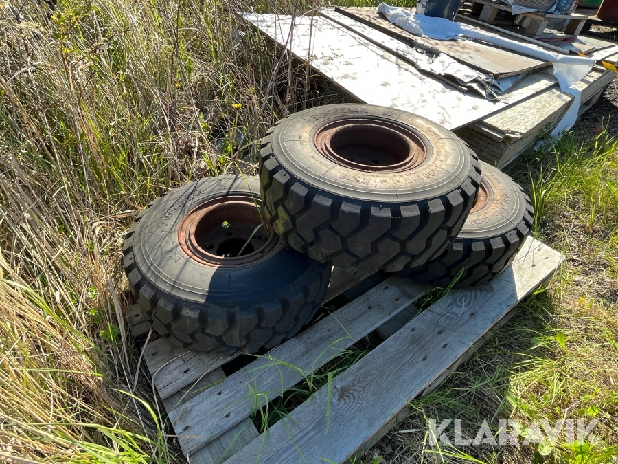 Massiva truckdäck Michelin XZM, Klippan, Klaravik auktioner