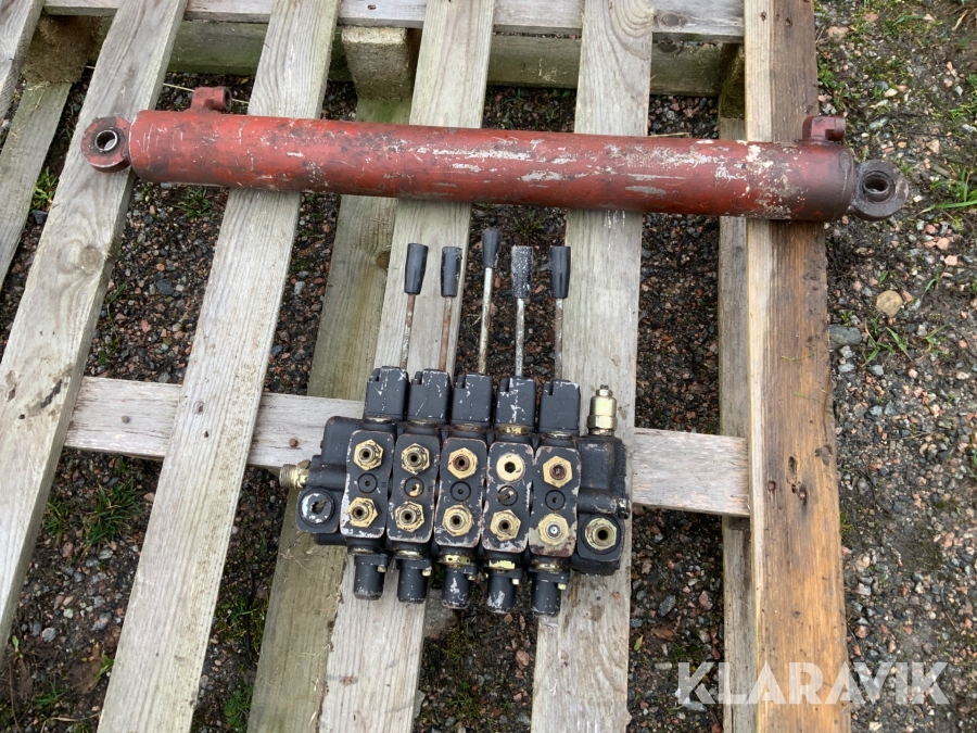 Ventilpaket och kolv, Katrineholm, Klaravik auktioner