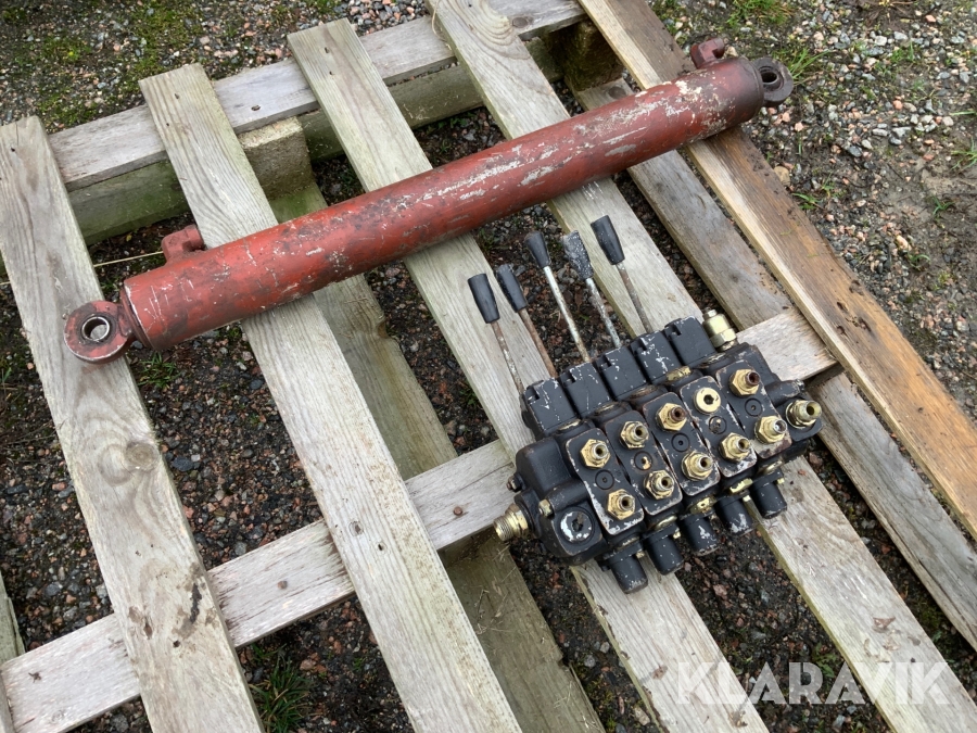 Ventilpaket och kolv, Katrineholm, Klaravik auktioner