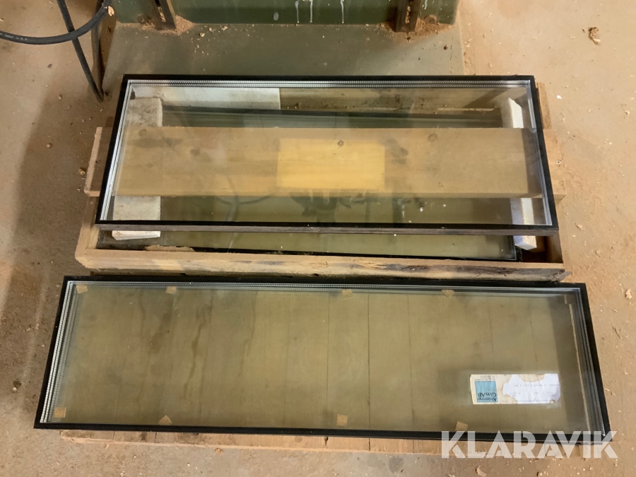 Glaskasseter, Simrishamn, Klaravik auktioner