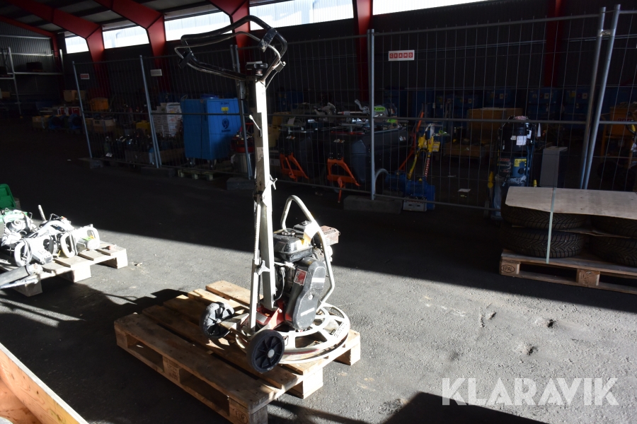 Klaravik Auktioner | Glättare Swepac Tr 600p bensindriven