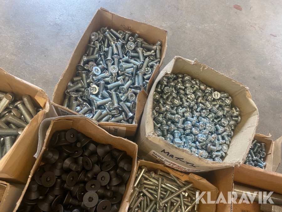 Parti med bult & mutter, Sandviken, Klaravik auktioner