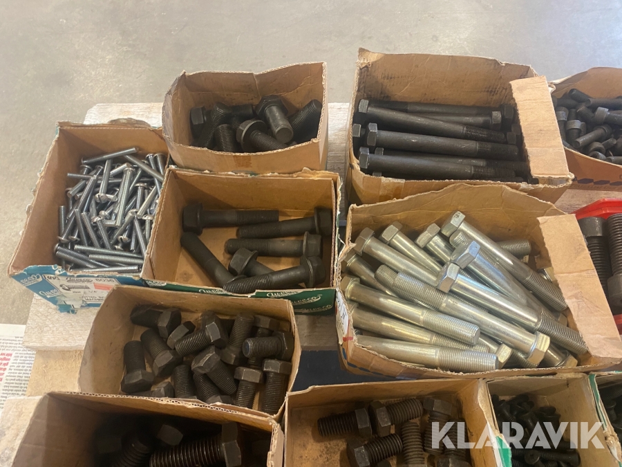 Parti med bult & mutter, Sandviken, Klaravik auktioner