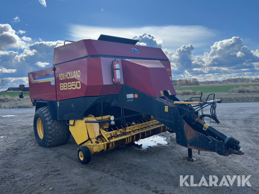 Fyrkantspress New Holland BB950, Örebro, Klaravik auktioner