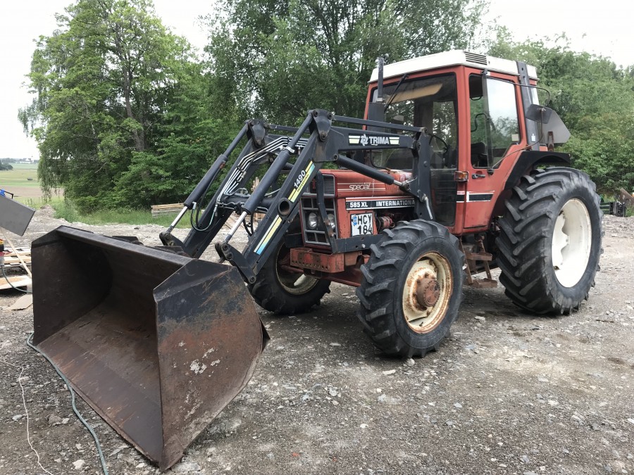 Klaravik Auktioner | Traktor INTERNATIONAL 585 XL 4WD