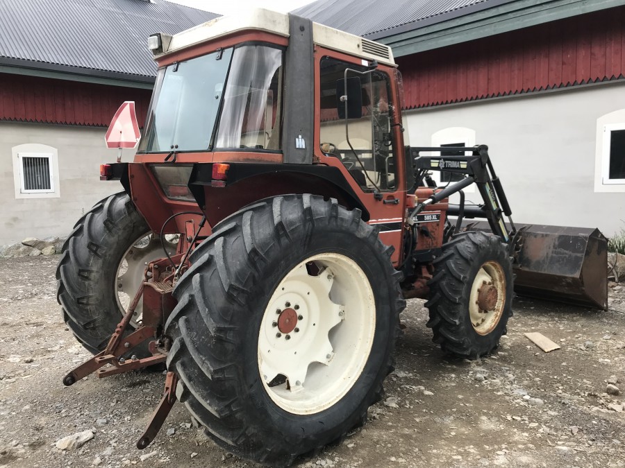Klaravik Auktioner | Traktor INTERNATIONAL 585 XL 4WD
