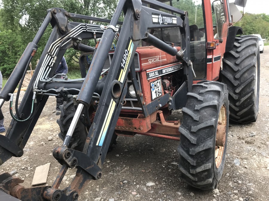 Klaravik Auktioner | Traktor INTERNATIONAL 585 XL 4WD
