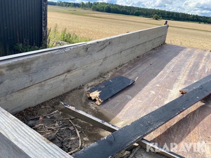 Traktorvagn med tipp, Västerås, Klaravik auktioner