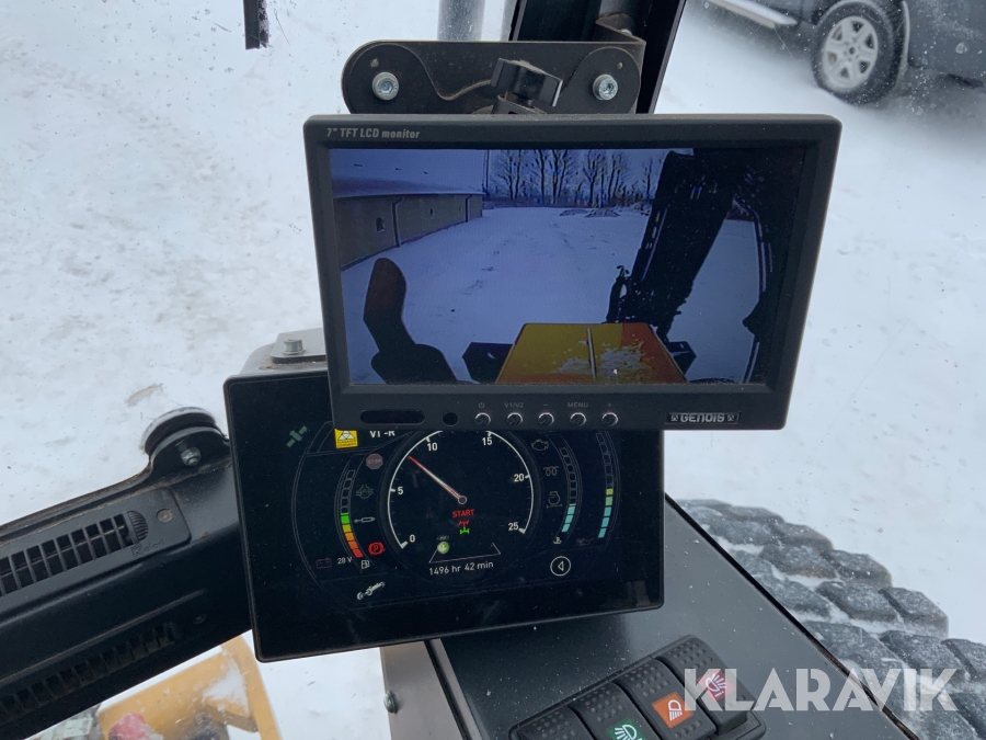 Redskapsbärare Variotrac 300 R med sidomonterad kran