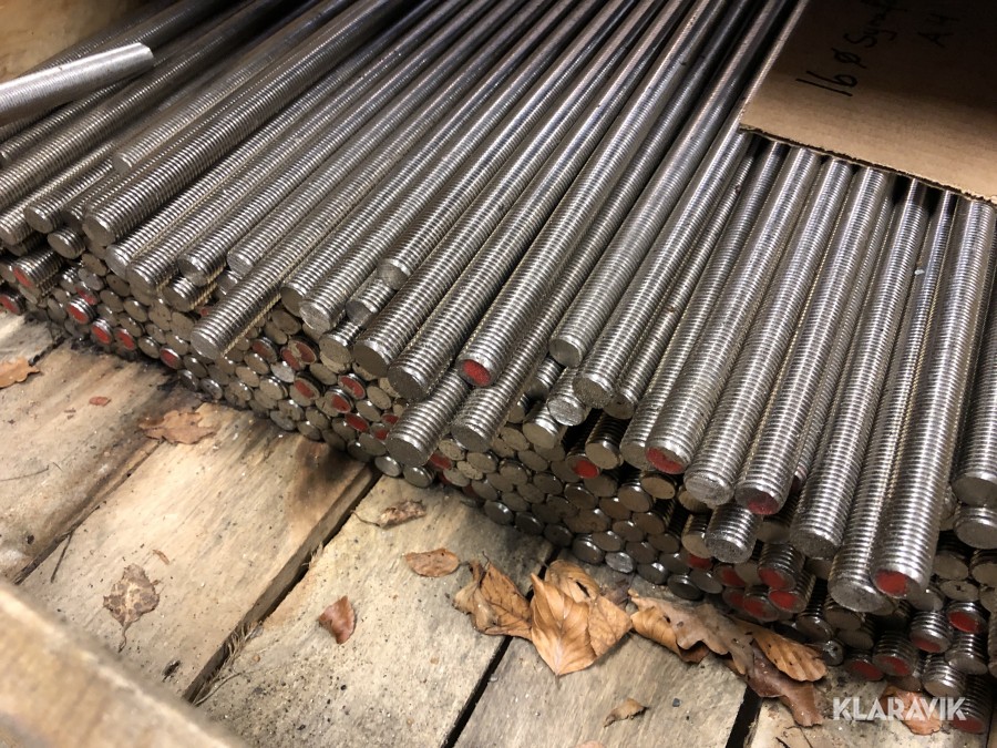Klaravik Auktioner | Ca 350 st M16 helgängad stång