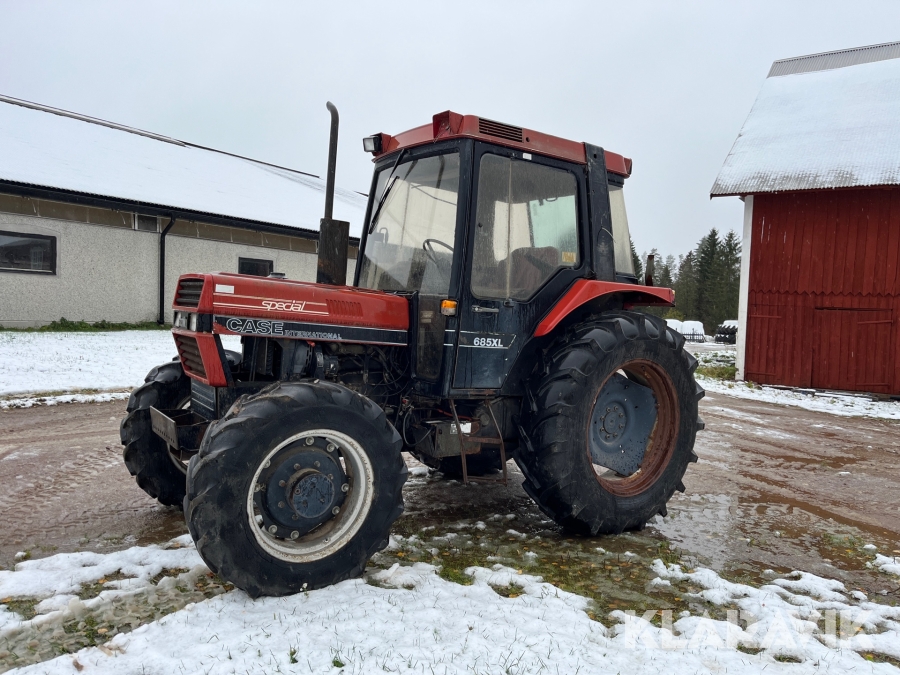 Traktor Case 685XL, Tranås, Klaravik auktioner