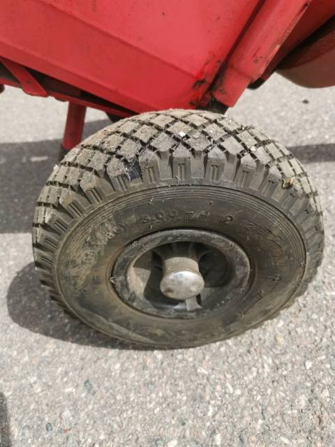 Klaravik Auktioner | Elmax Columbus Mutterdragare