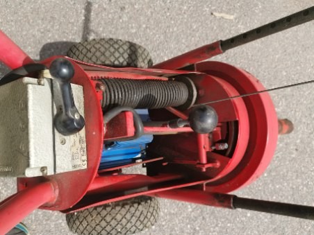 Klaravik Auktioner | Elmax Columbus Mutterdragare