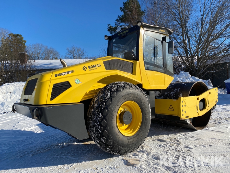 Vält Bomag BW 211 D-5
