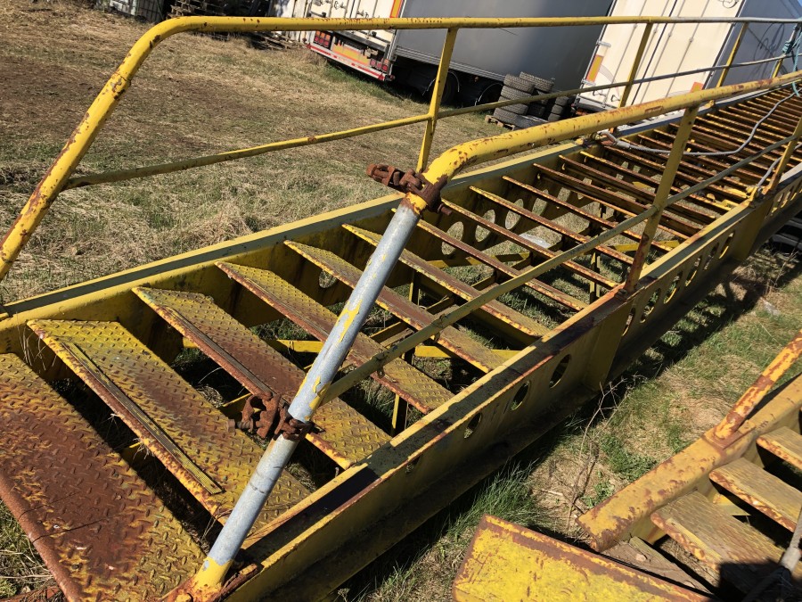 Klaravik Auktioner | Lejdare/Trapp