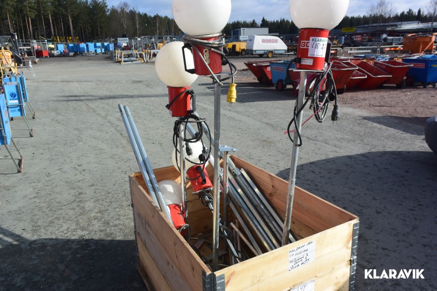 Klaravik Auktioner | Bygglampor med stativ 5 styck Garo Tube 70