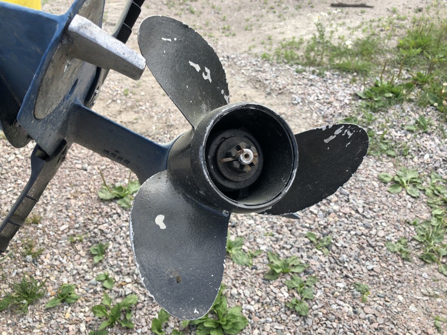 Klaravik Auktioner | Motorbåt med trailer